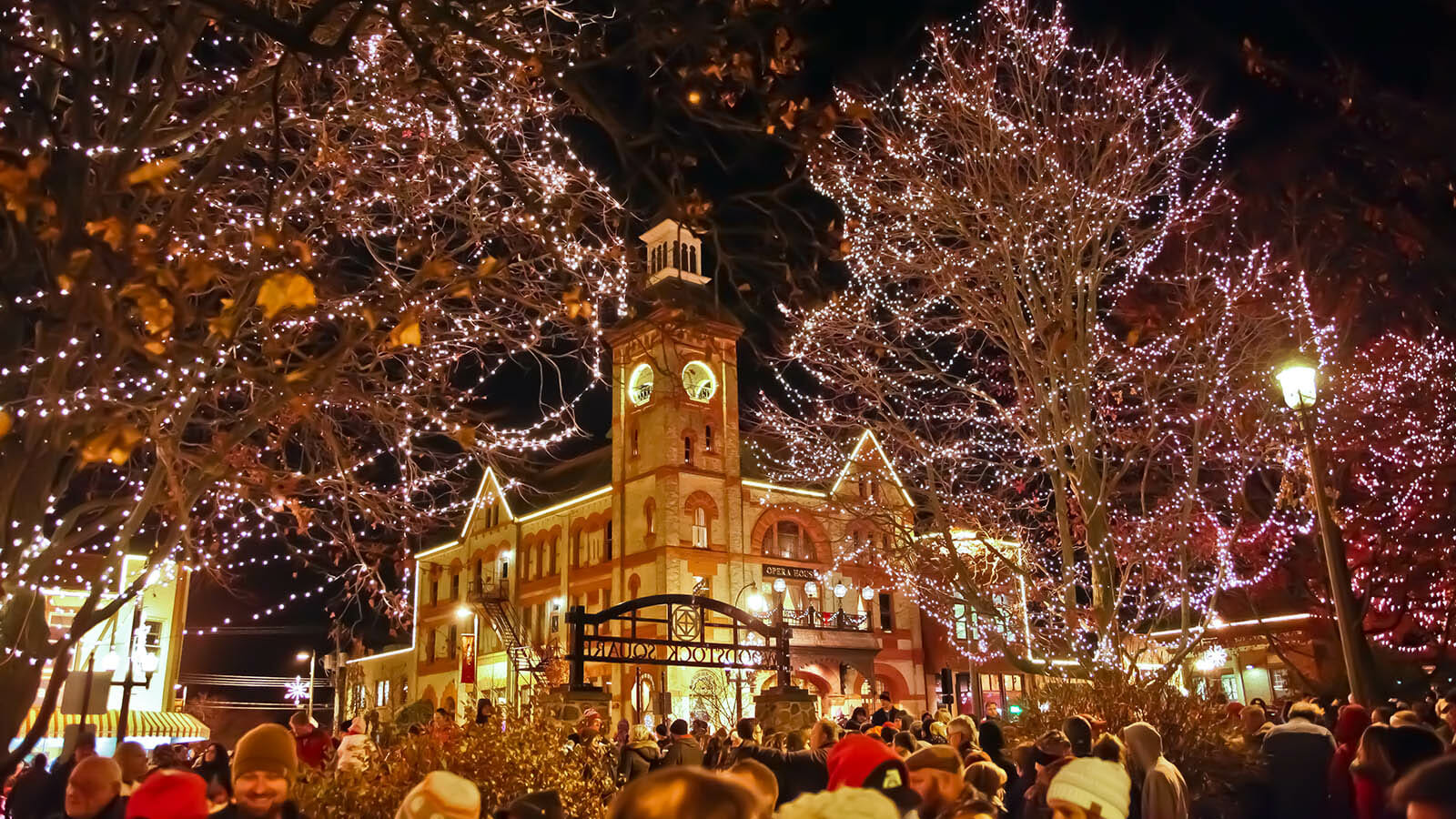 Lighting of the Square - Woodstock Area Chamber of Commerce & Industry